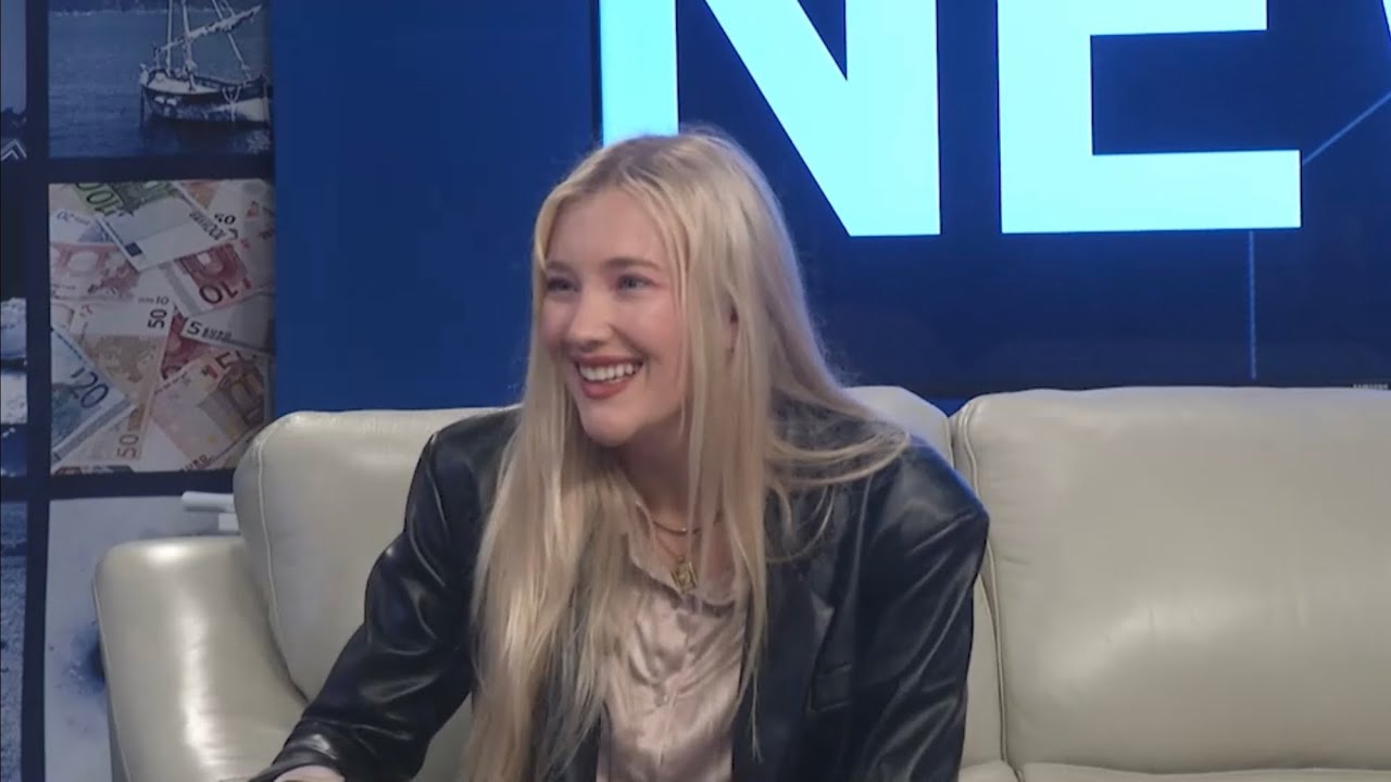 Global News Morning chats with Singer-Songwriter Chloé Caroline - YouTube