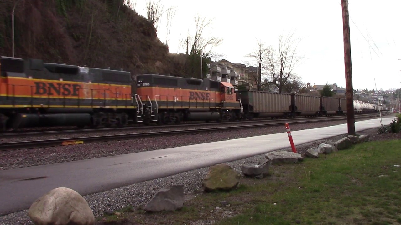 5 locomotive consist in Old town Tacoma WA on BNSF's Seattle ...