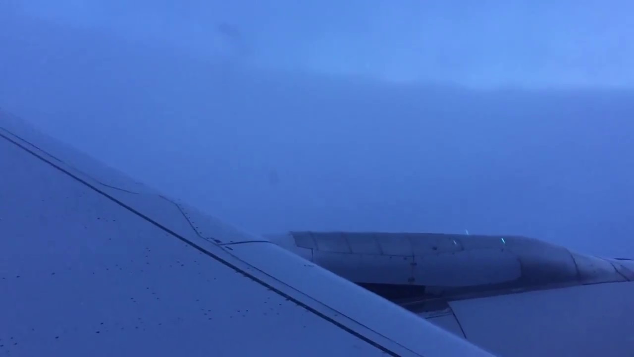 Weird High Pitched Noise on a United A320 from LGA - DEN - YouTube
