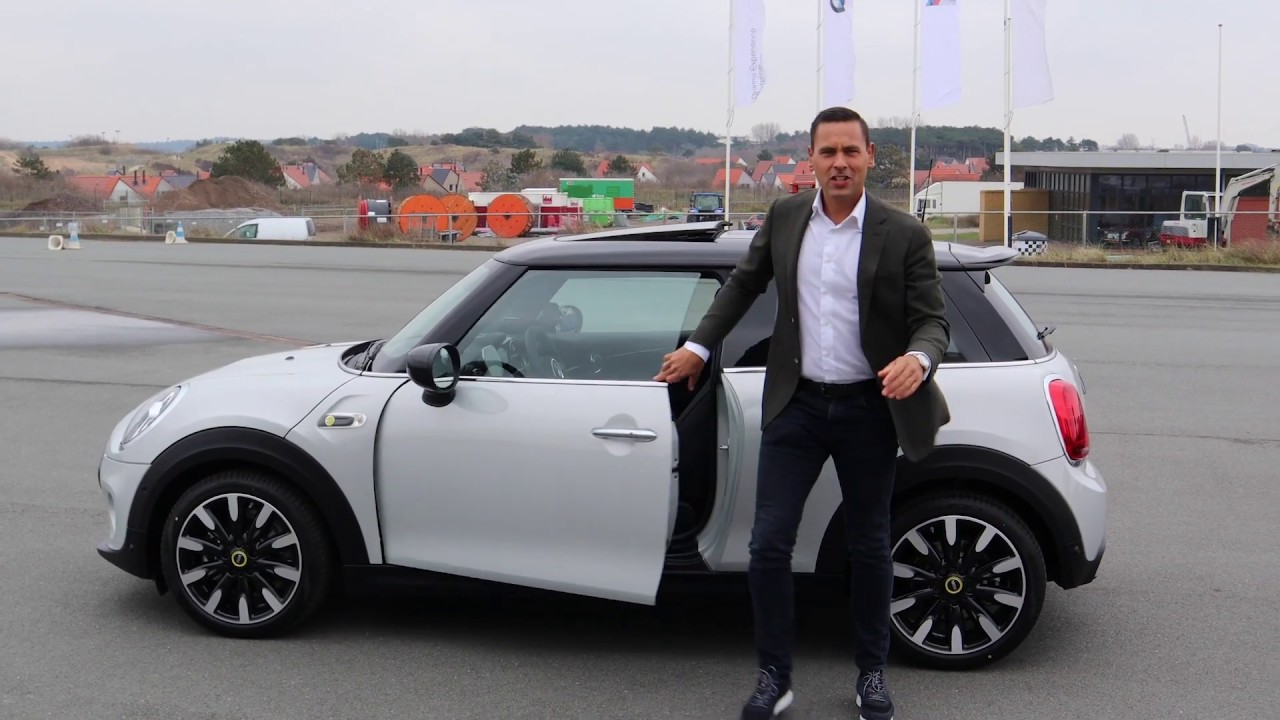 De nieuwe MINI Electric | MINI Amsterdam vlog #1 - YouTube