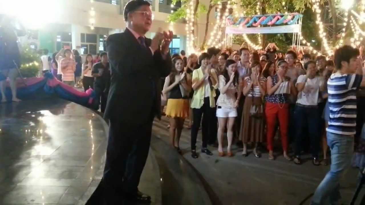 OSKR บูมสวนให้ ผอ.วีระ | 20th Suankularb Rangsit - YouTube