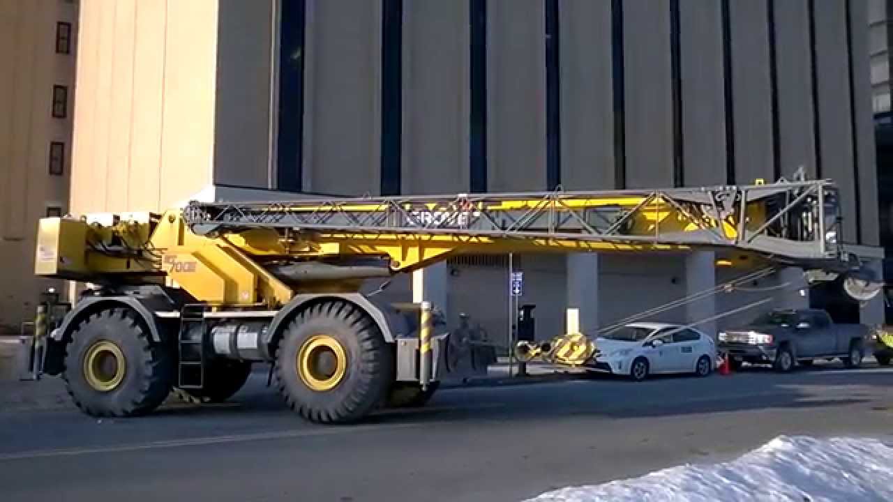 Grove RT700E Crane - YouTube