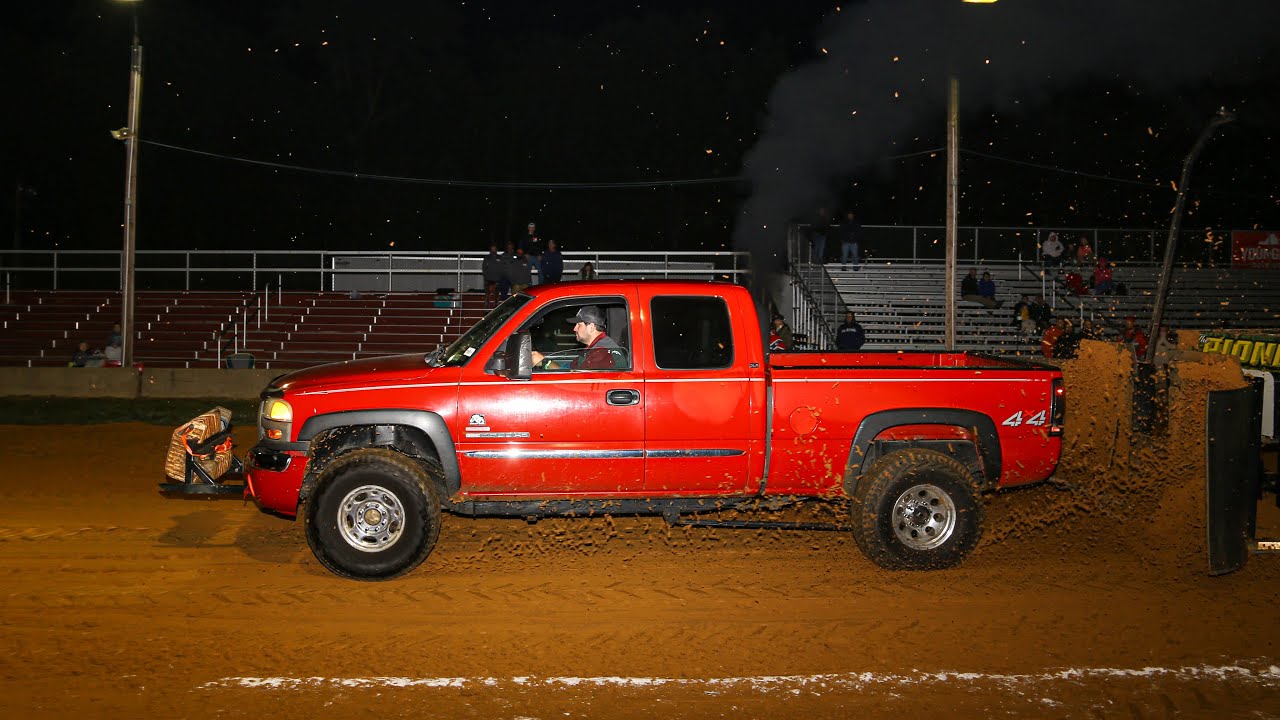 Hot Street Diesel 4x4 Trucks at the Southern Showdown 2021 - YouTube