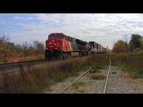 CN 422 Through Merritton on Fall day. - YouTube