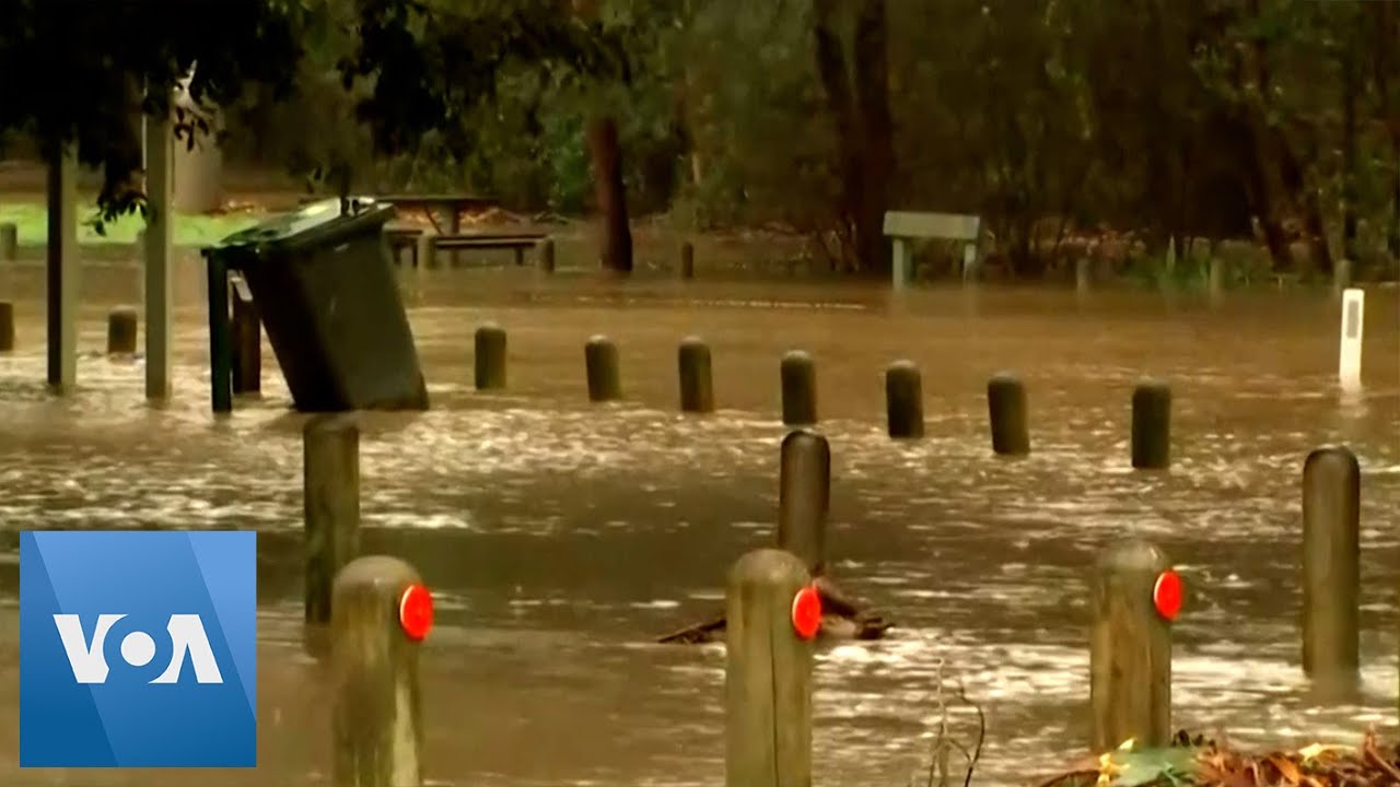 Wind, Rain Lash Southeast Australia - YouTube