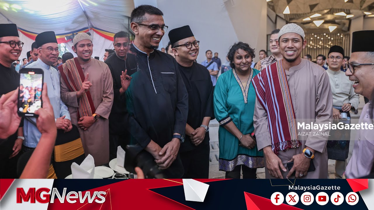 Nabil, Pak Azad, Radin Era Bertemu Mata Dengan PM Anwar - YouTube