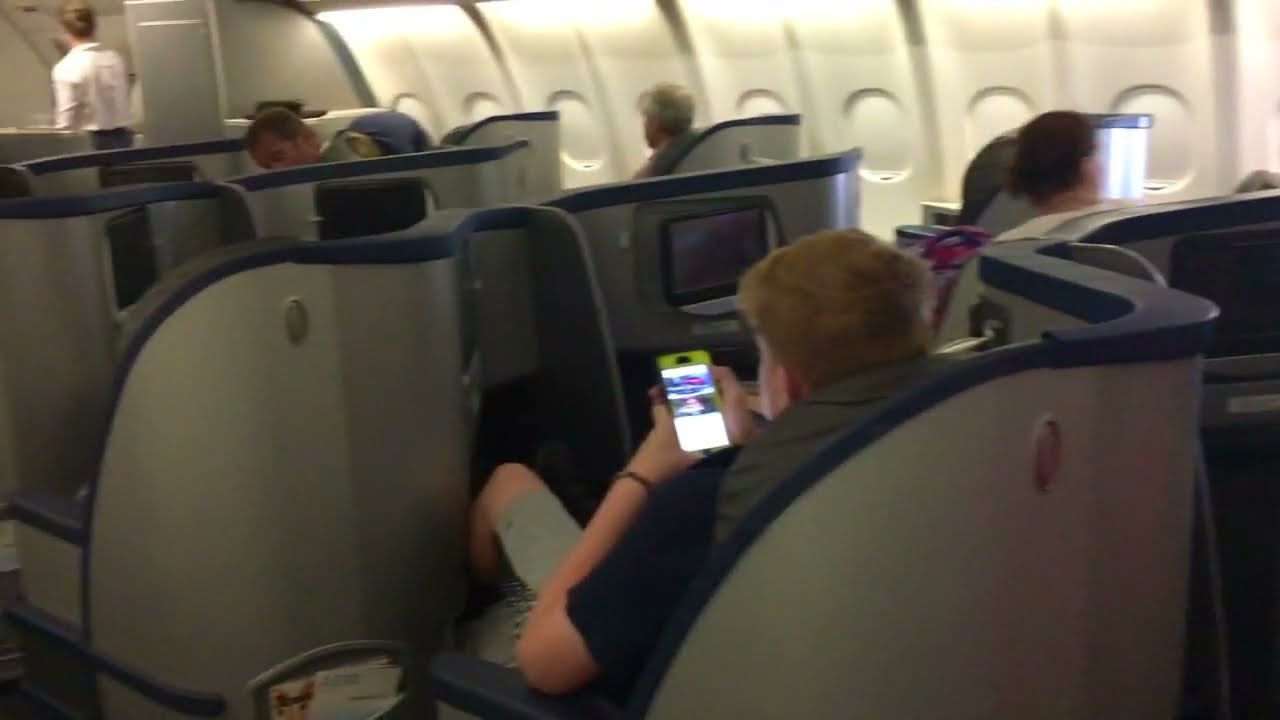 American Airlines First Class Experience - YouTube