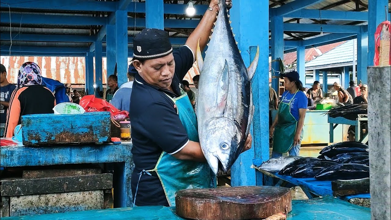 Amazing Skills! The Best Master Tuna Cutting Show In The World - YouTube