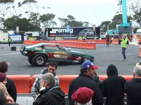 2500hp Castrol EDGE top fuel drag car start-up/burnout at Speedshow ...