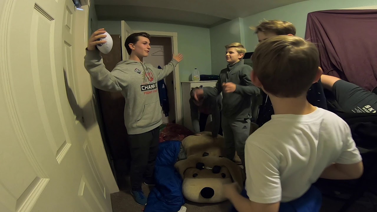 Roomies Episode1: Moving in. - YouTube