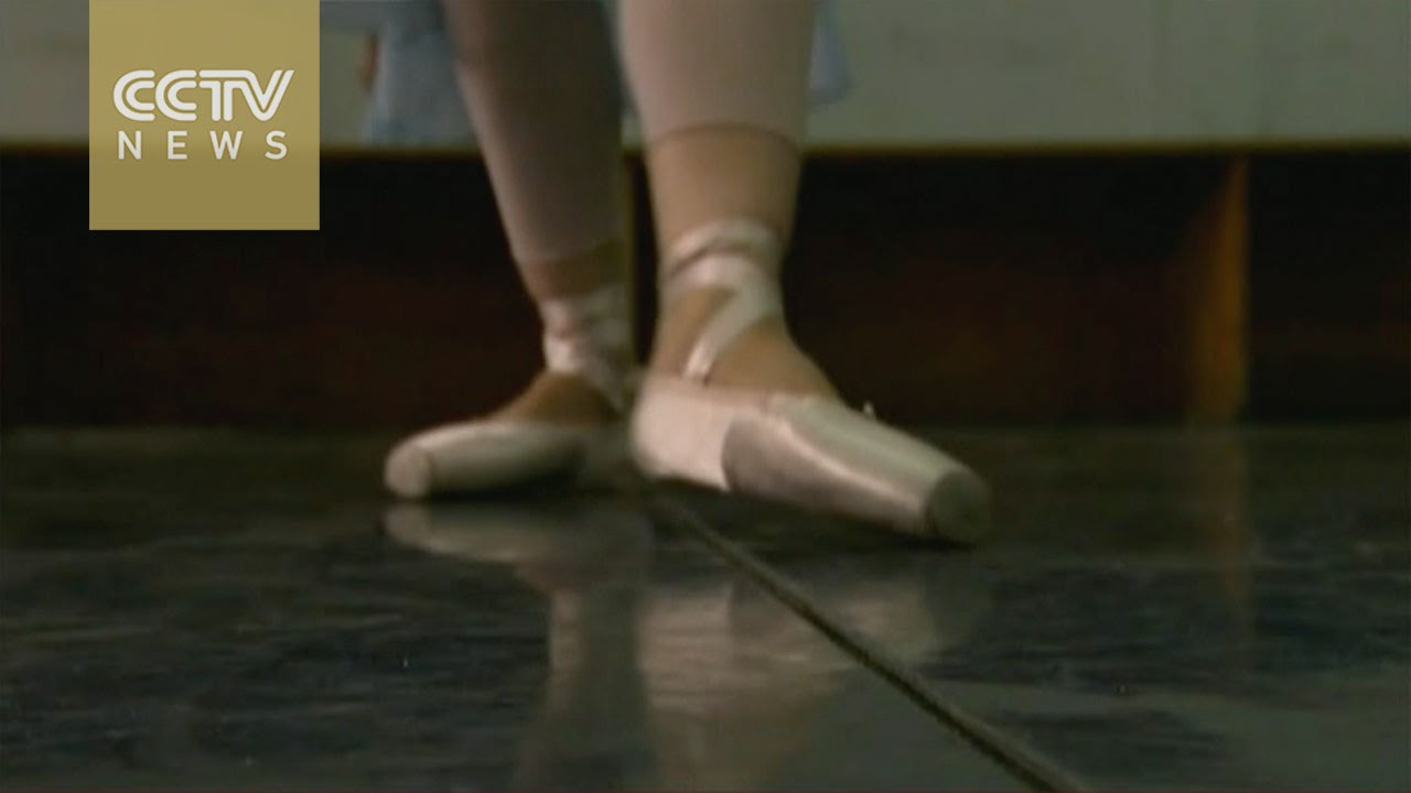 Blind Chinese girl dances ballet - YouTube