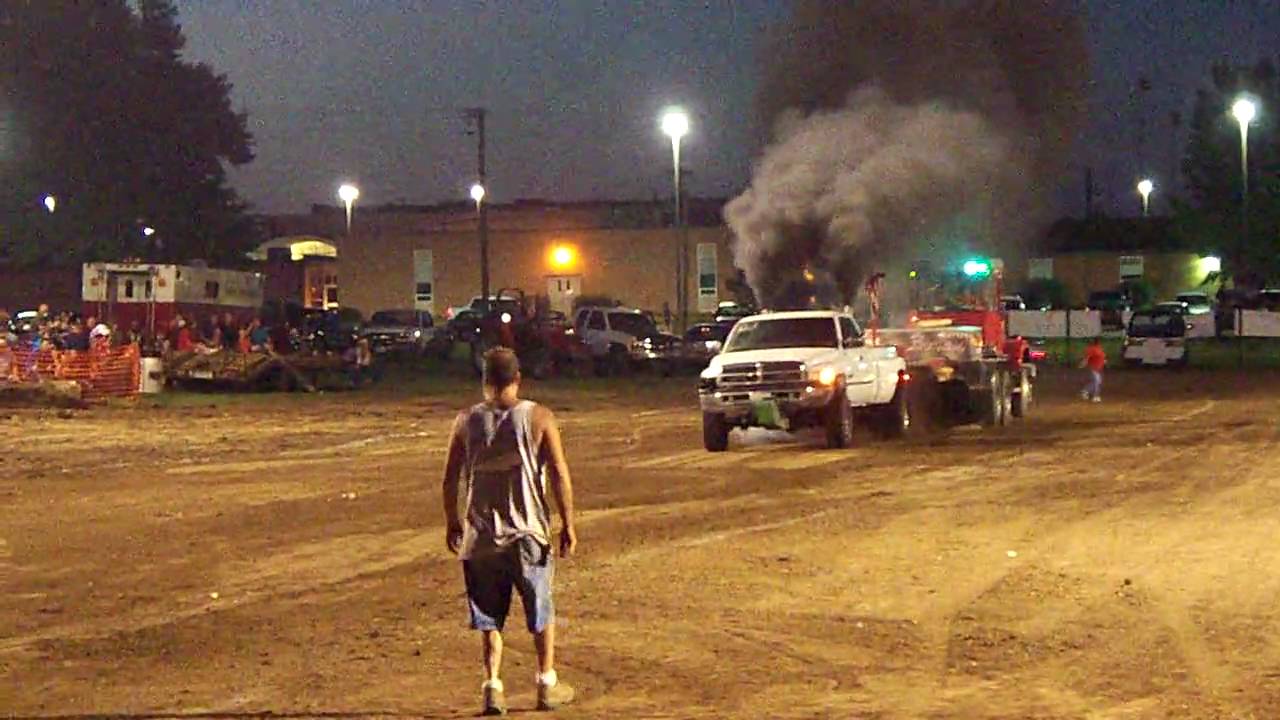 Versailles Truck and tractor pull 2010- Tony haile - YouTube