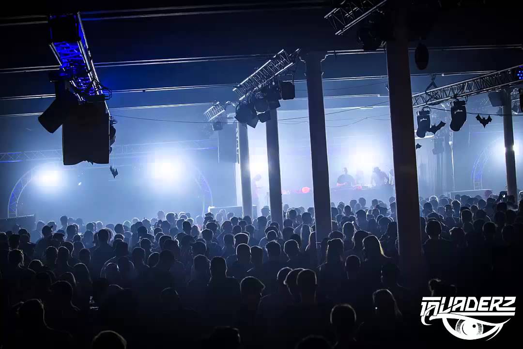 Basstripper - A Good Thing - YouTube