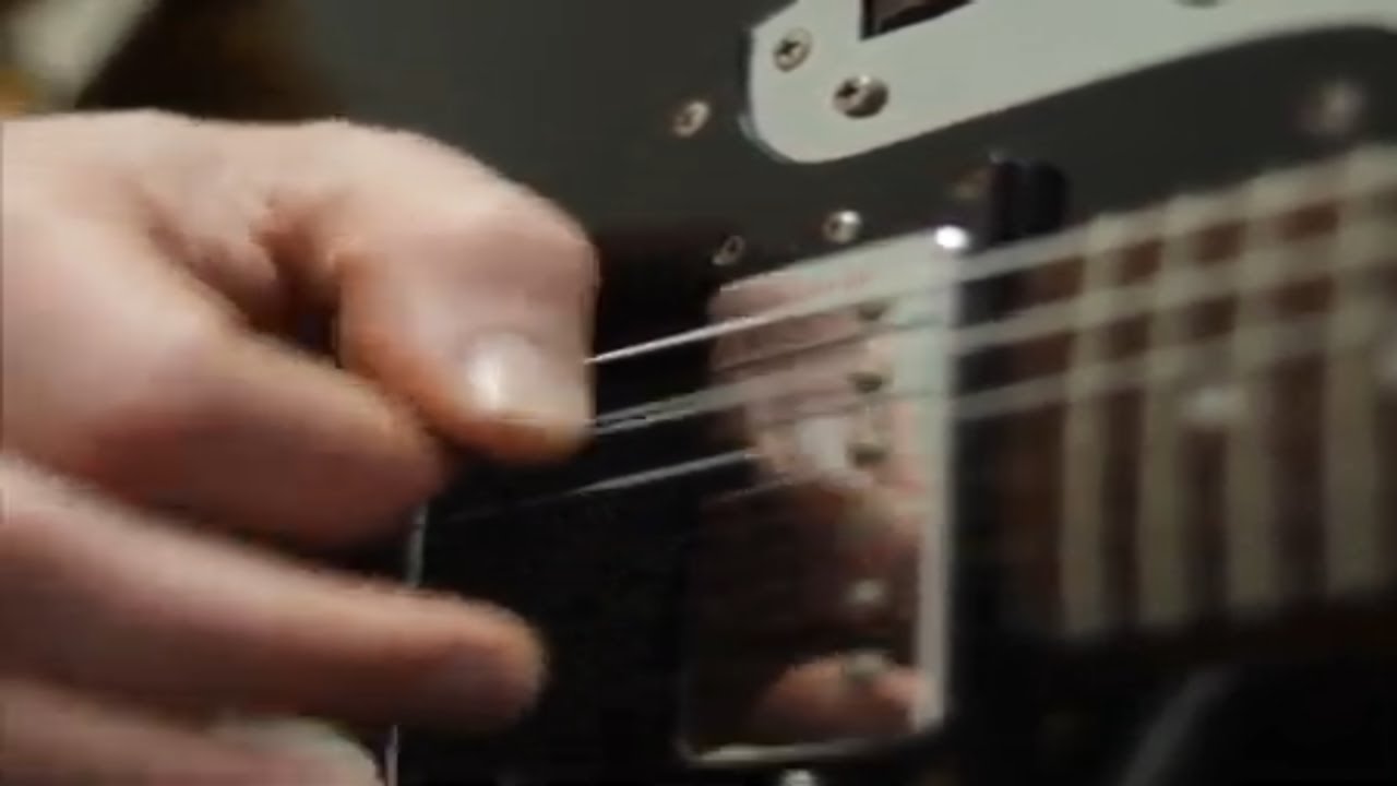 Should you use the edge of your plectrum when picking guitar strings ...