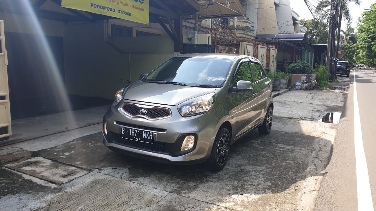 KIA picanto SE MT 2014.exterior and interior detail - YouTube