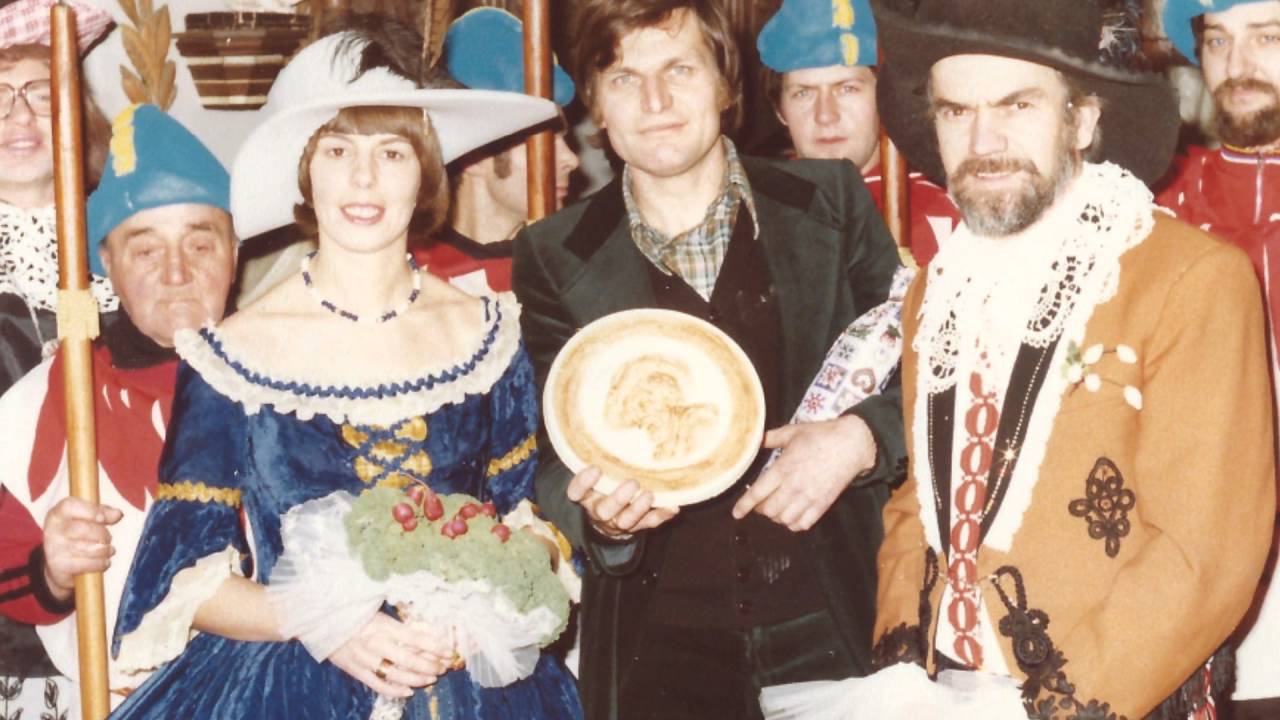 Carnaval Essen '77 -78: Buitengebeuren Den Heikant - YouTube