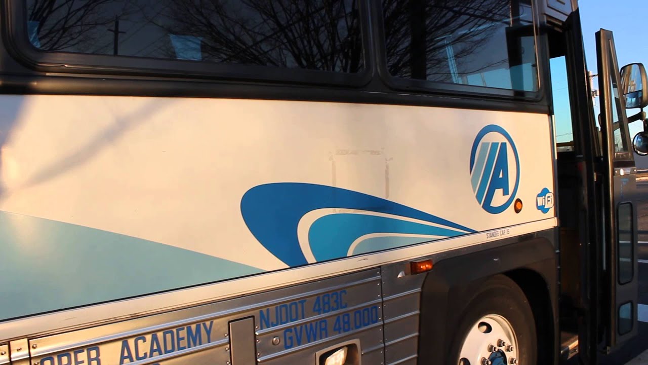 Academy Bus : MCI D4000 #8938 (Wall Street-Lakewood) at US Route 9 and ...