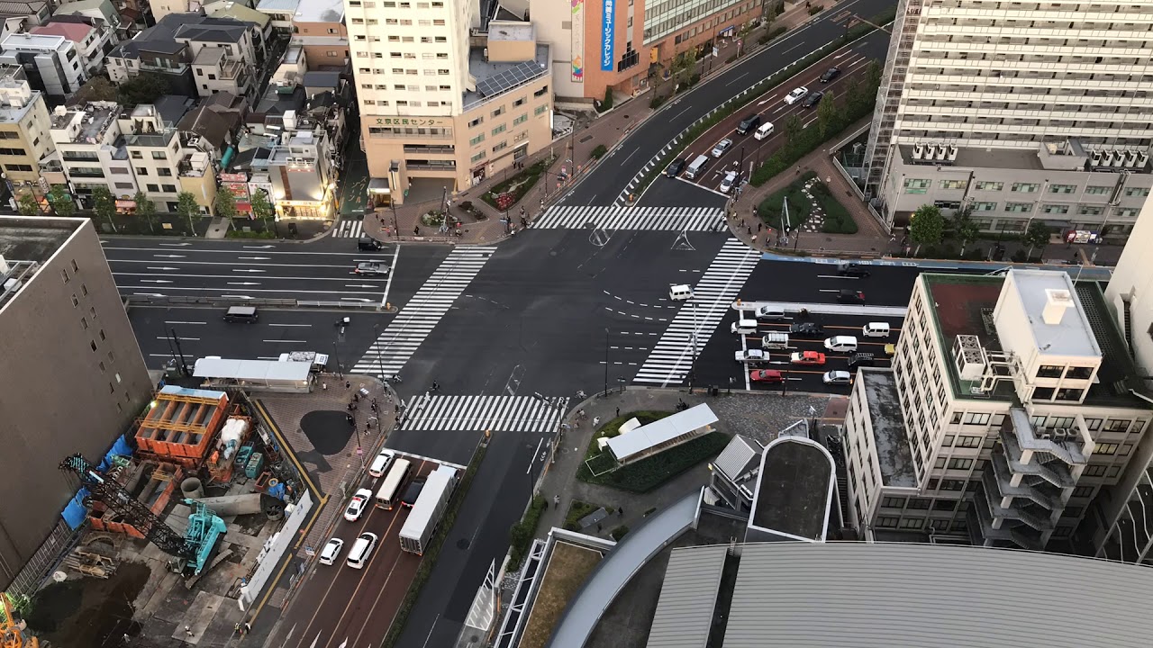 Random intersection in Tokyo - YouTube