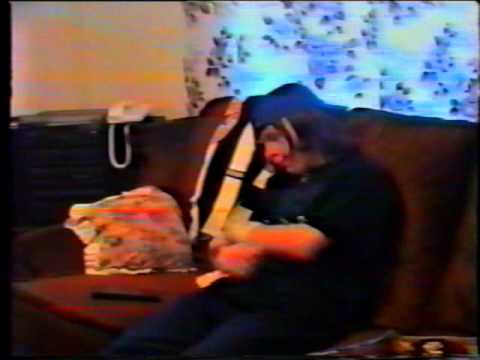 3 colours red - nuclear holiday - YouTube