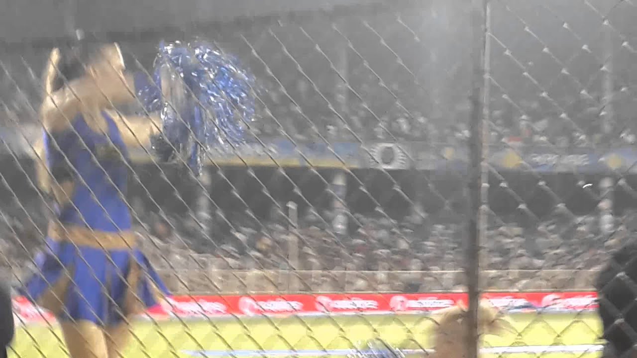 IPL smith kiss cheerleader. - YouTube
