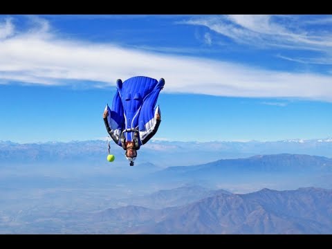 Sebastian Alvarez Wingsuit Space Ball. - YouTube