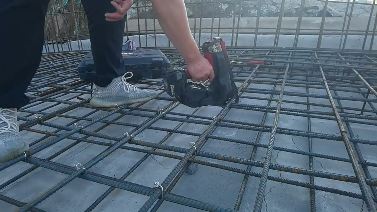 Japanese MAX brand handheld RB441T RB611T Rebar Tier Wire Reel - YouTube