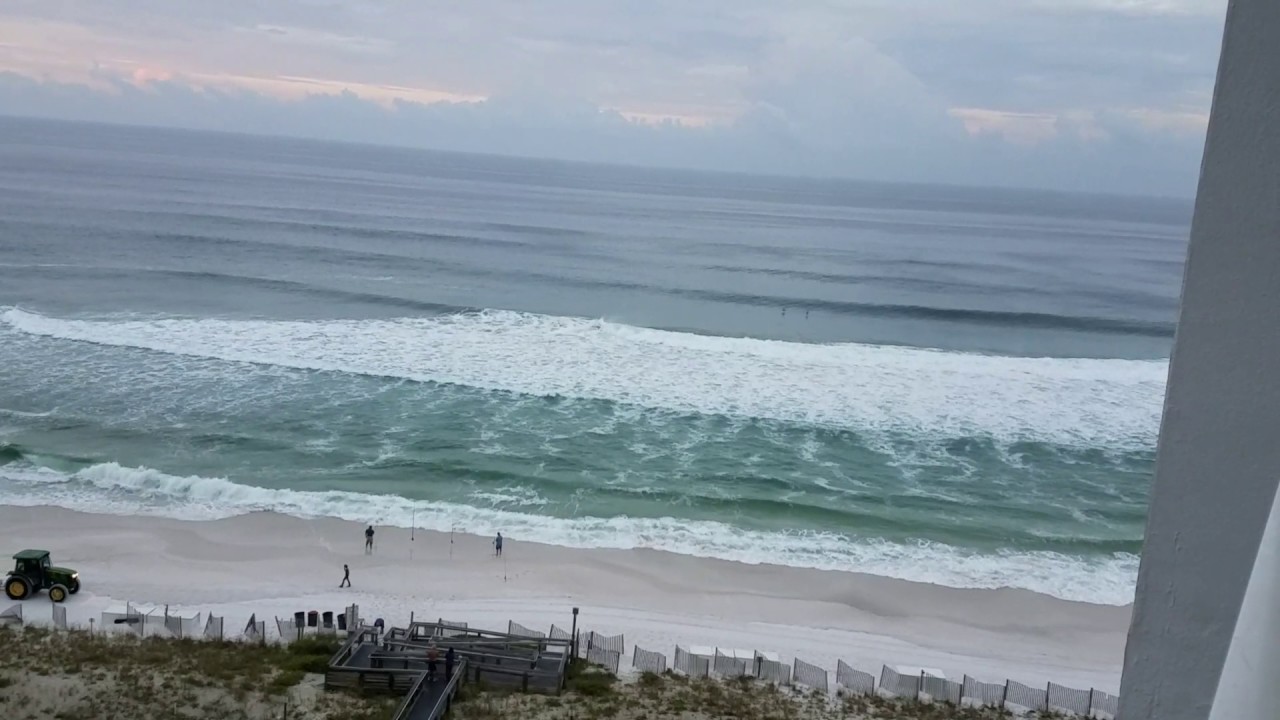 Destin, FL waves are huge today! - YouTube