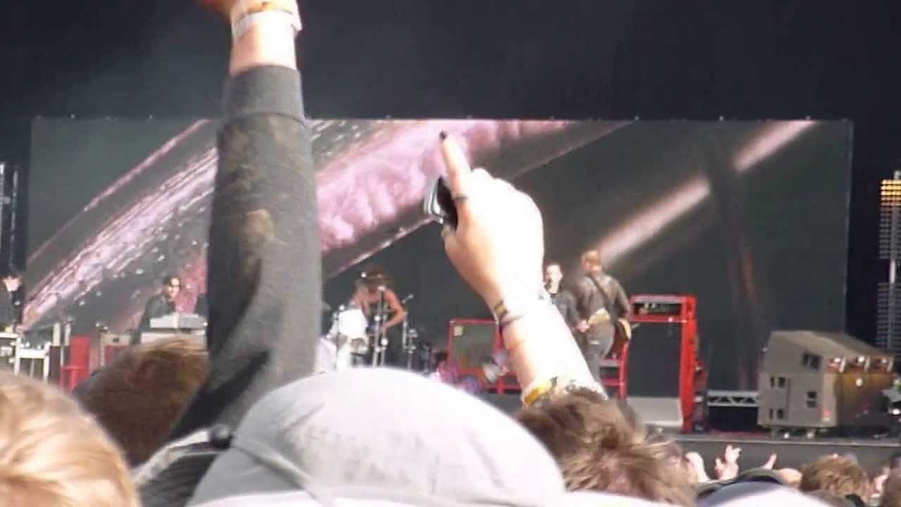 Sick Sick Sick - Queens of the Stone Age - Download 2013 - YouTube