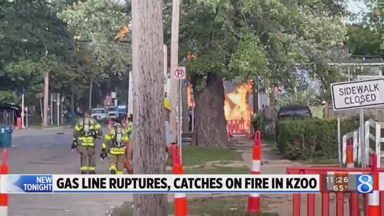 Gas main leak causes fire in Kalamazoo - YouTube