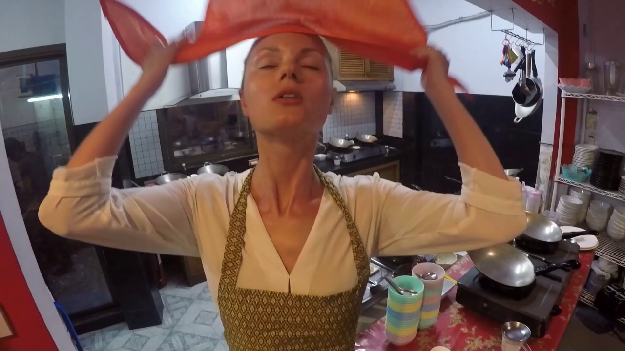 Thai cooking class with Sally - YouTube