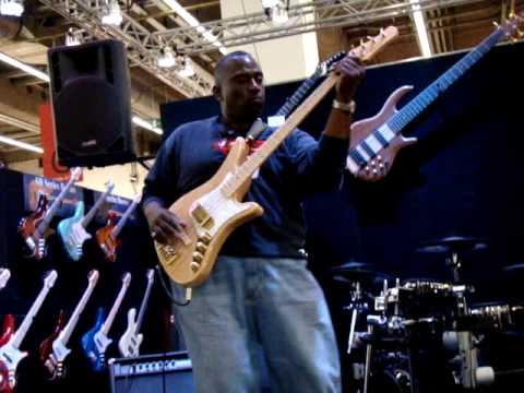 Sekou Bunch @ Carvin Booth - musikmesse 2010 - YouTube
