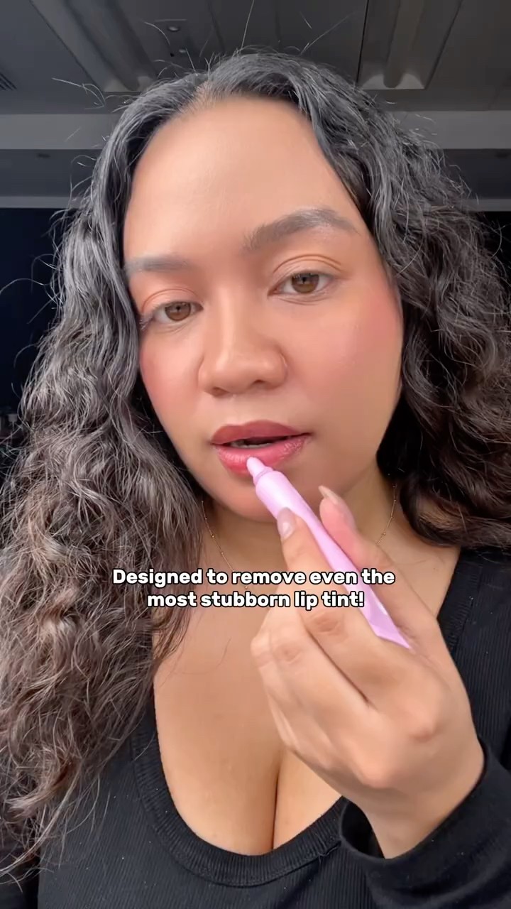 The only way to remove your lip stain #makeuptips #liptint #remover #beautyessentials - YouTube