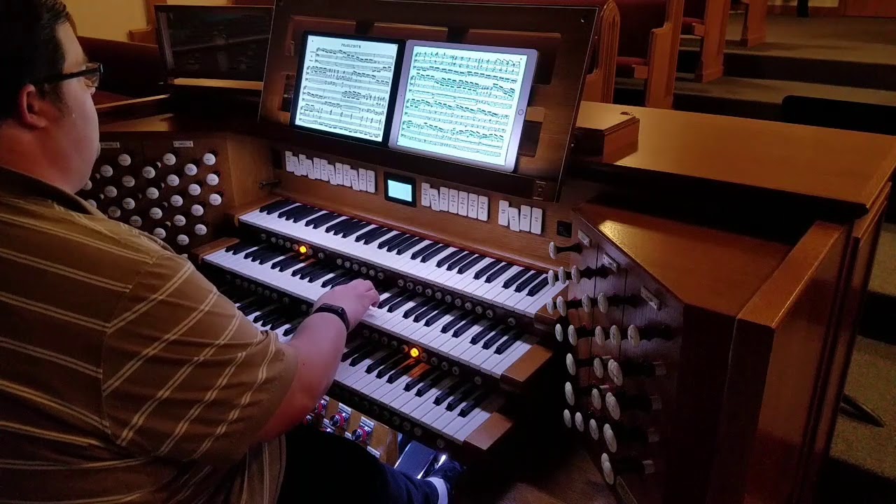 Praeludium in G Major BWV 568 by J.S. Bach - YouTube