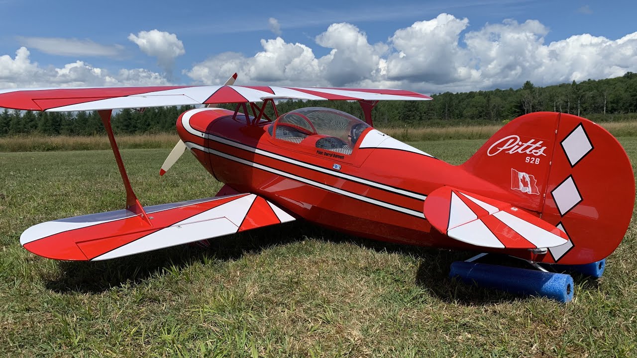 Hangar 9 Pitts S2B Smoke On!! - YouTube