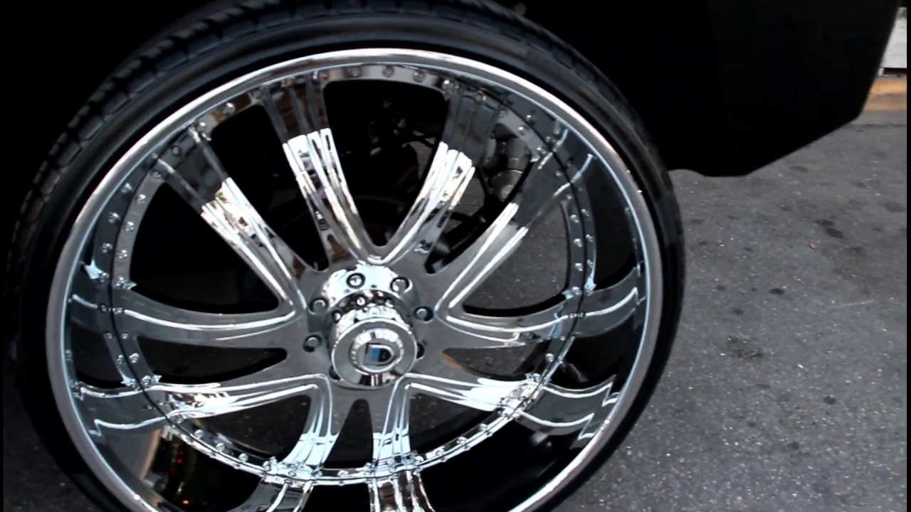 Fat wheels HUMMER Super Felgen in Miami Beach Florida USA 07 2019 New ...