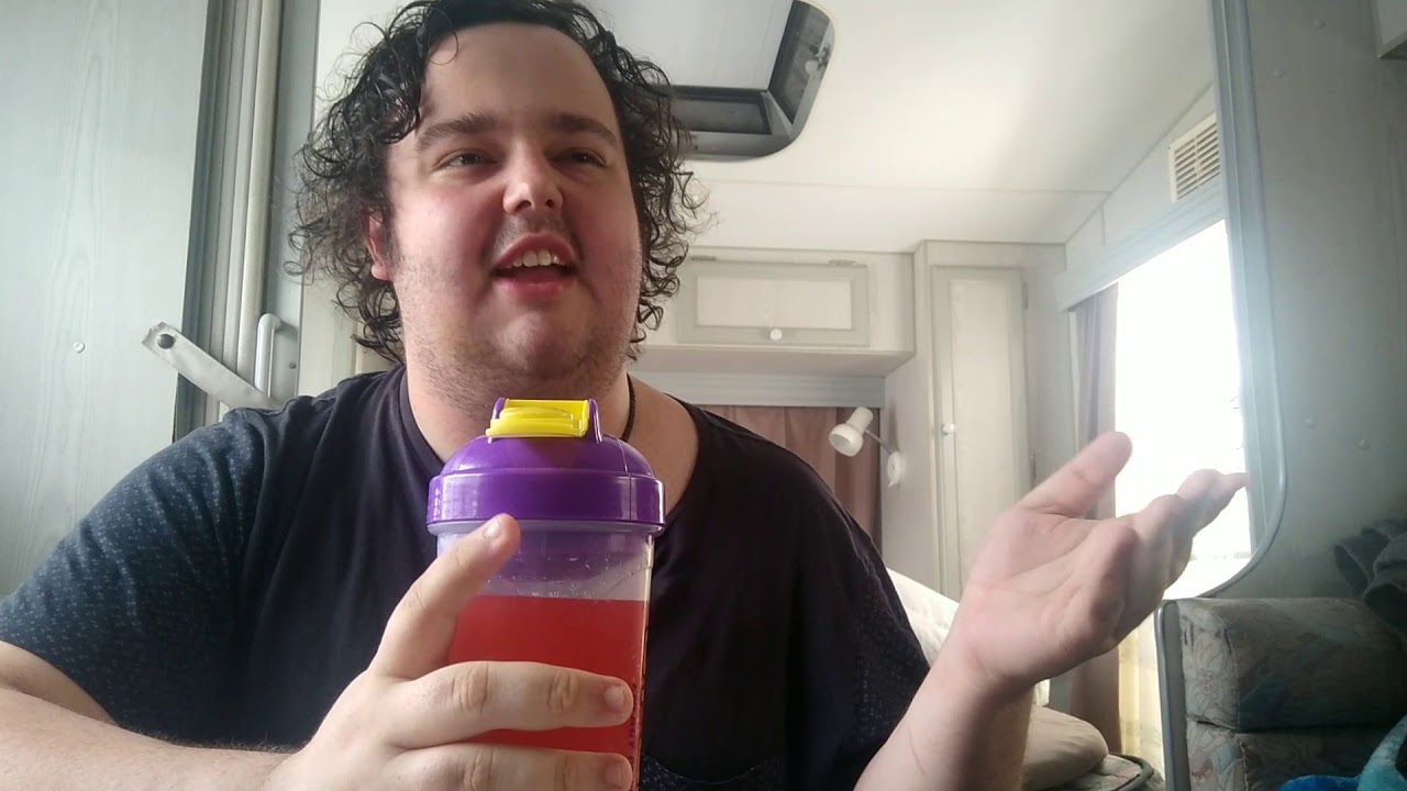 MIXING RAGIN GUMMY FISH WITH PEACH ICE TEA GFUEL FLAVOUR REVIEW - YouTube