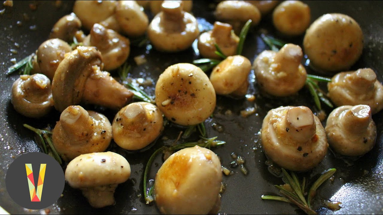 Pecurke sa maslacem, belim lukom i ruzmarinom - YouTube