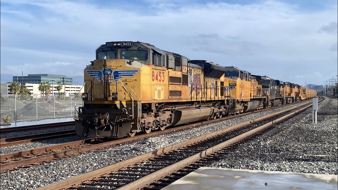 Union Pacific Work Trains in Santa Clara - YouTube