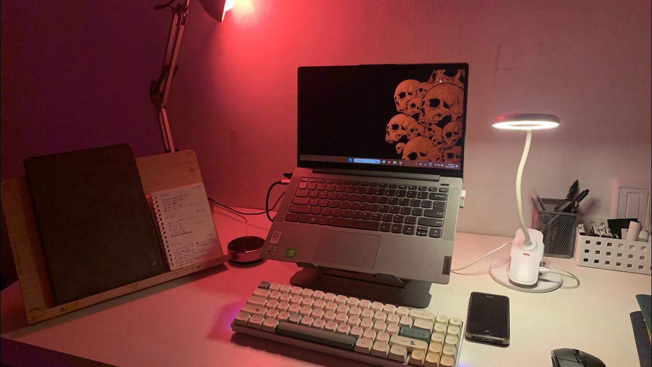 desk setup of a psych major :3 - YouTube