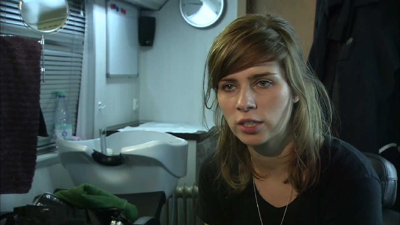 Offroad - Interview 1 - Nora Tschirner - YouTube