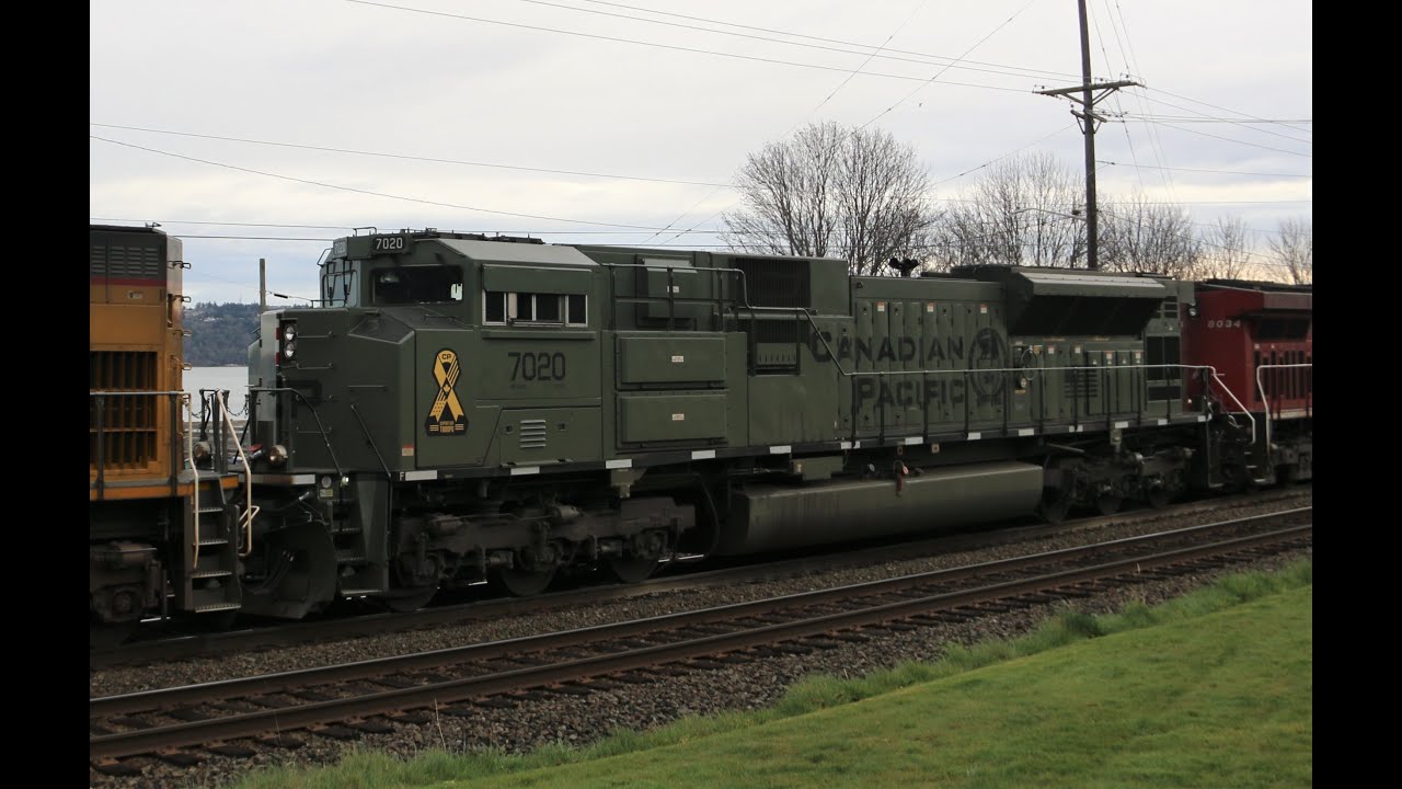 UP 9030 With CP 7020, Military HU, Lead An Empty Grain Train @ Old Town ...
