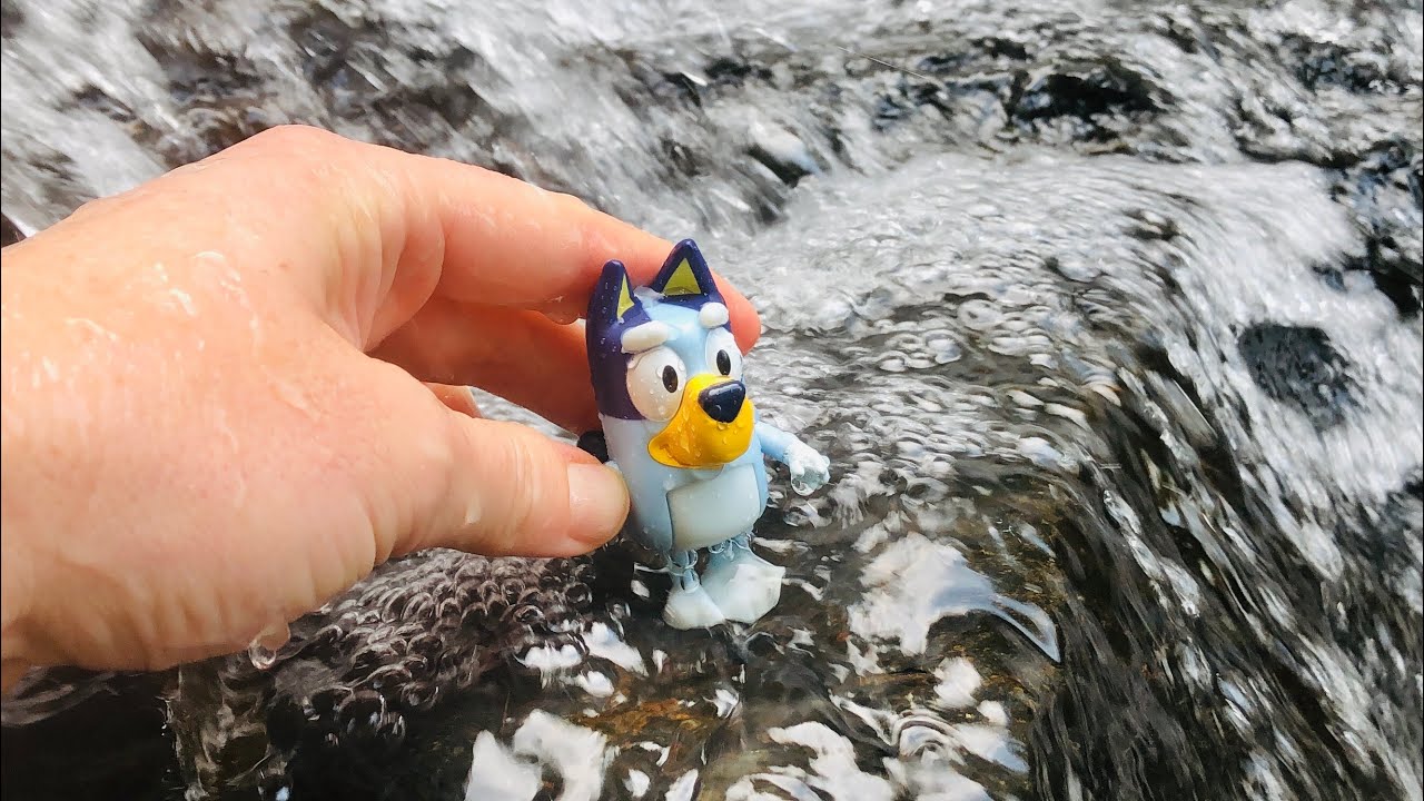 BLUEY TOYS Waterfall Slide Water Fun! - YouTube