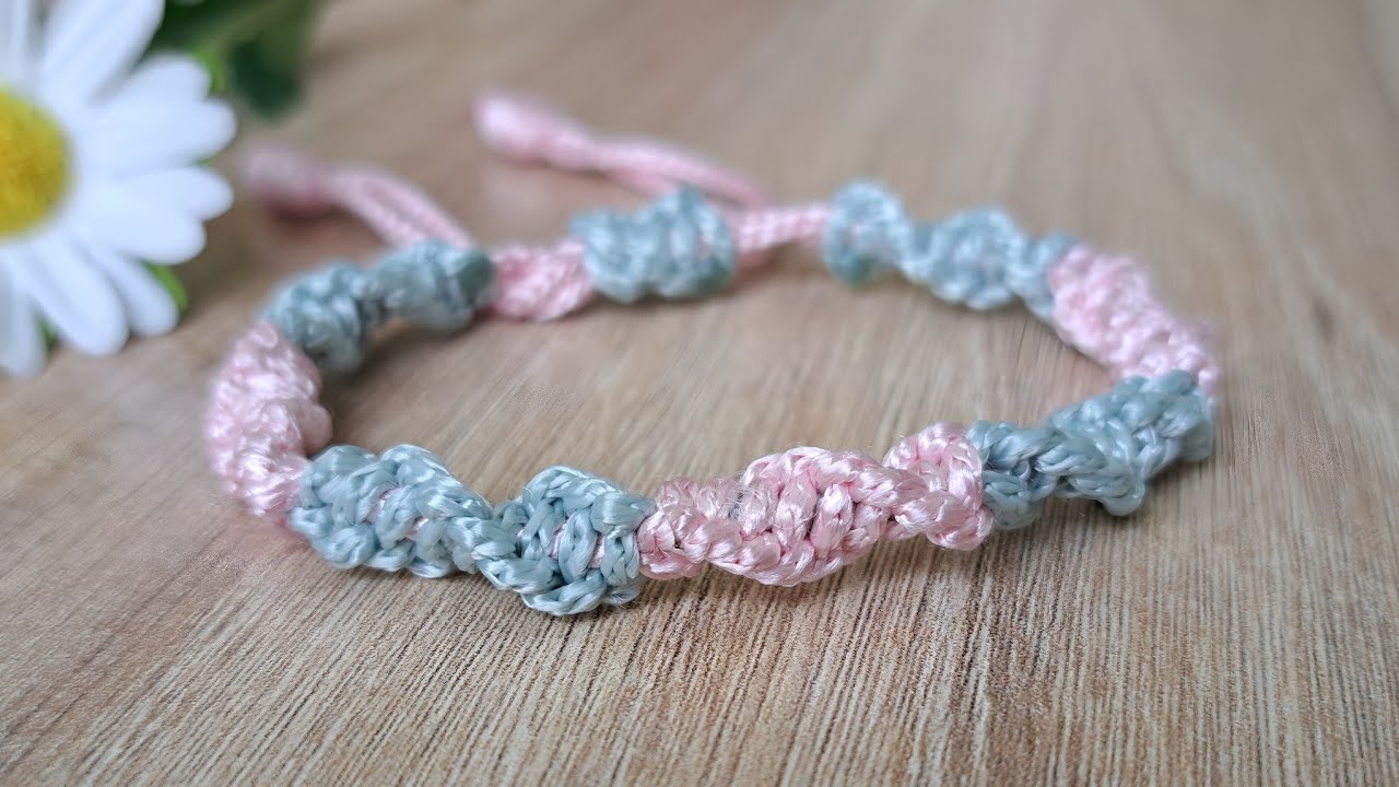 Two-Color Spiral Knot Bracelet | DIY Easy Friendship Bracelets - YouTube