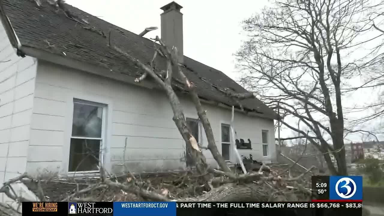 Ten people lose home after tree falls on house in New London - YouTube