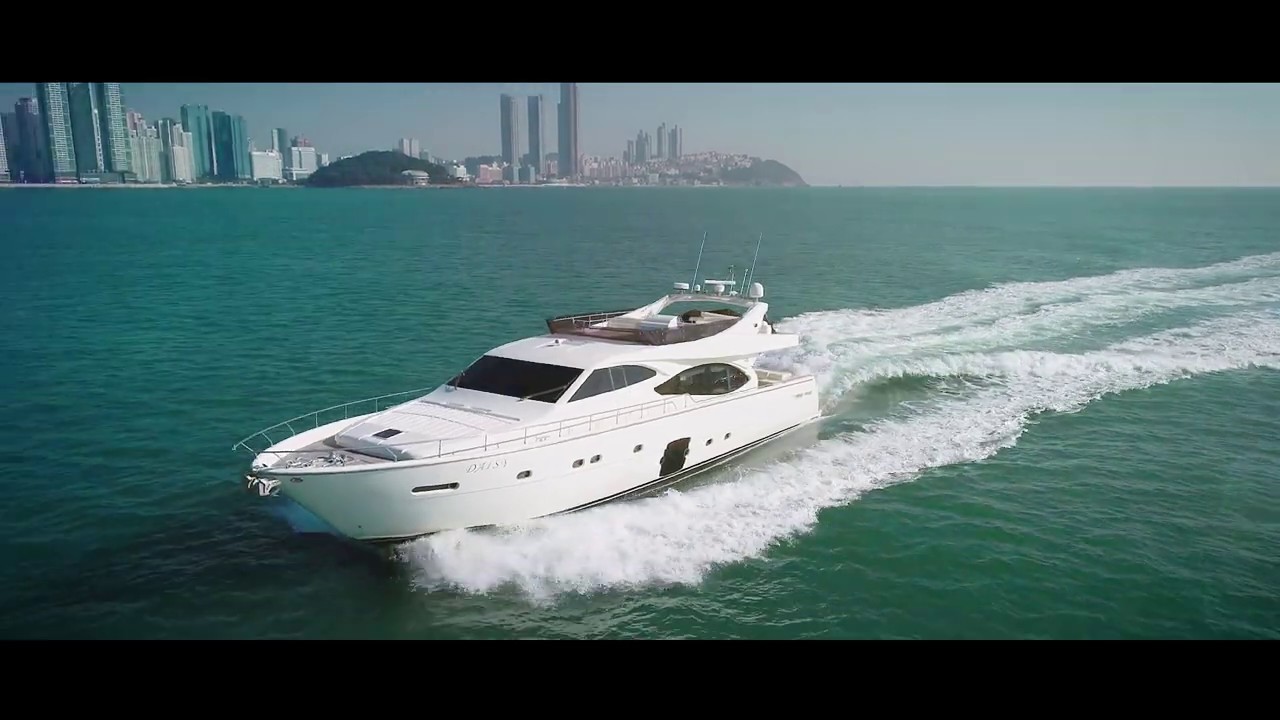 2008 Ferretti Yachts 78' Flybridge For Sale - "Daisy" - YouTube