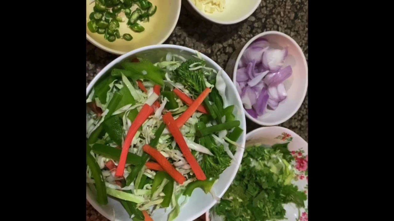 Easy way to cook chow mein - YouTube