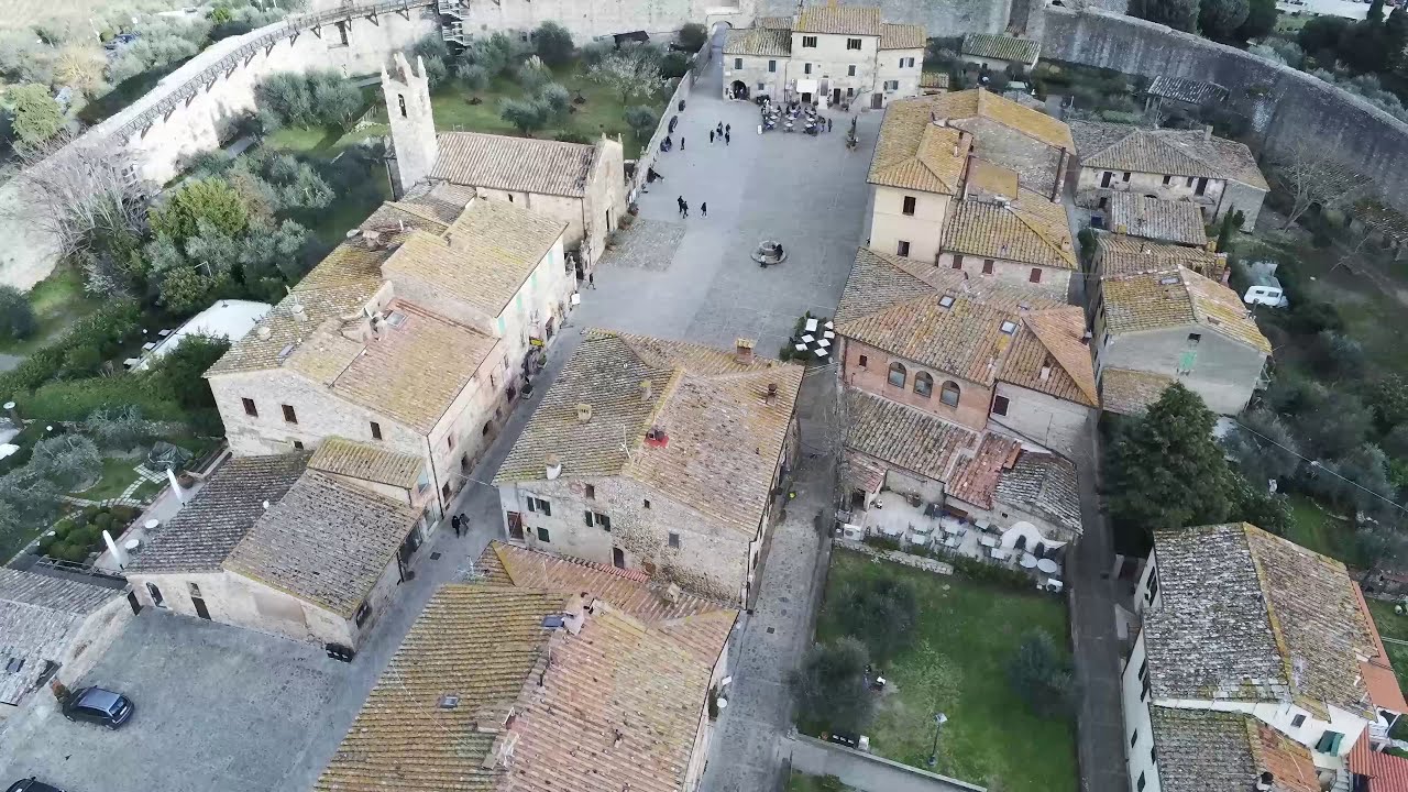 Monteriggioni, Italy【Drone Tour】4K - YouTube