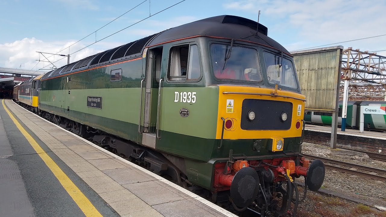 5Z46 DH class 47 805& 47 712 departing from Crewe P12 with empty ...