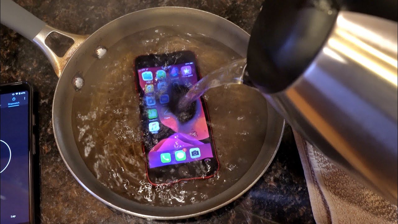 Guy Pours Boiling Water on iPhone SE 2020 - What Happens Next?! 🔥💧 ...