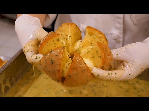 Garlic Bread and Black Garlic Bread - Korean Street Food
